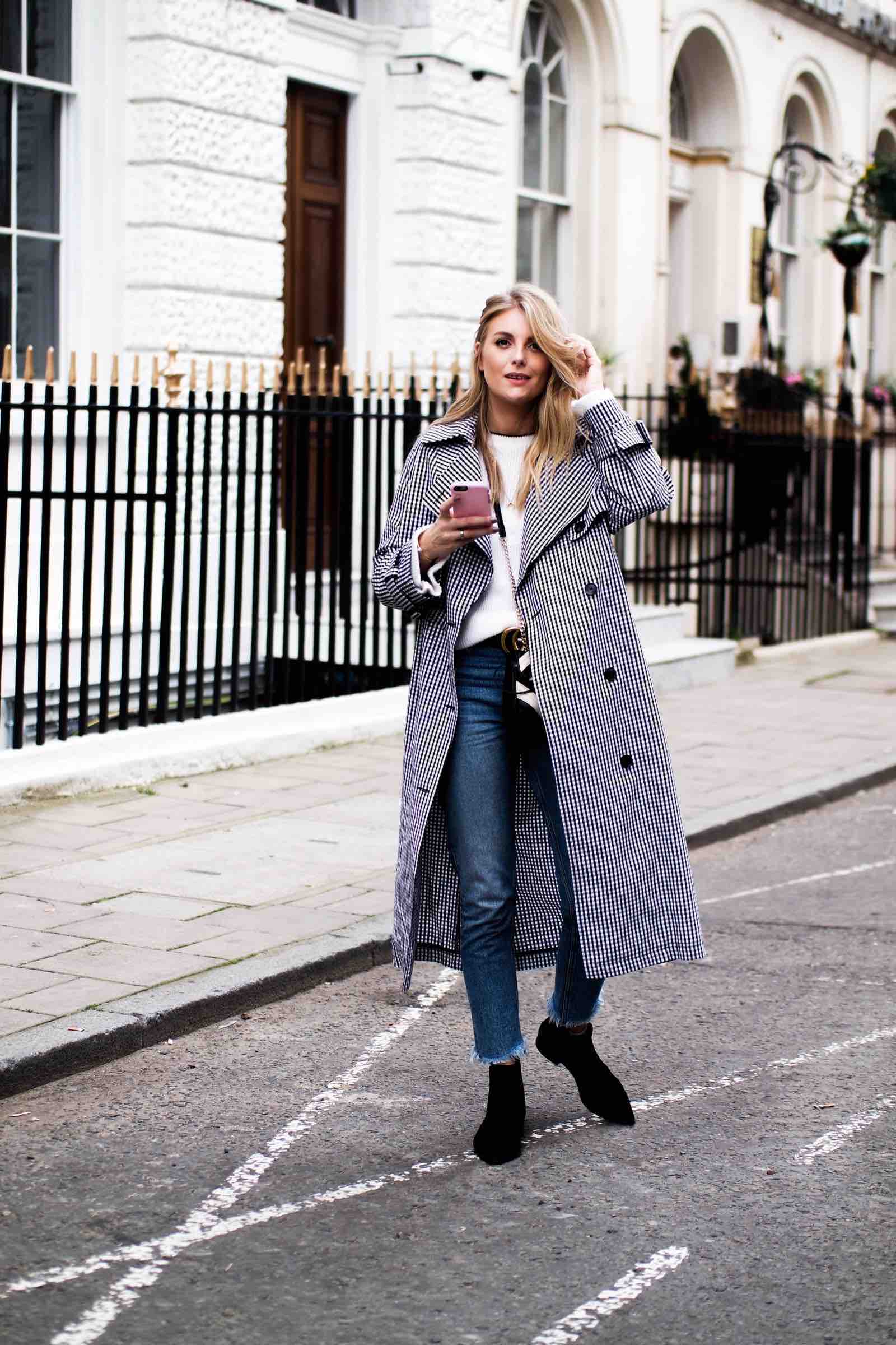 How to Pose for Outfit Photos and ALWAYS Look Good | Luulla
