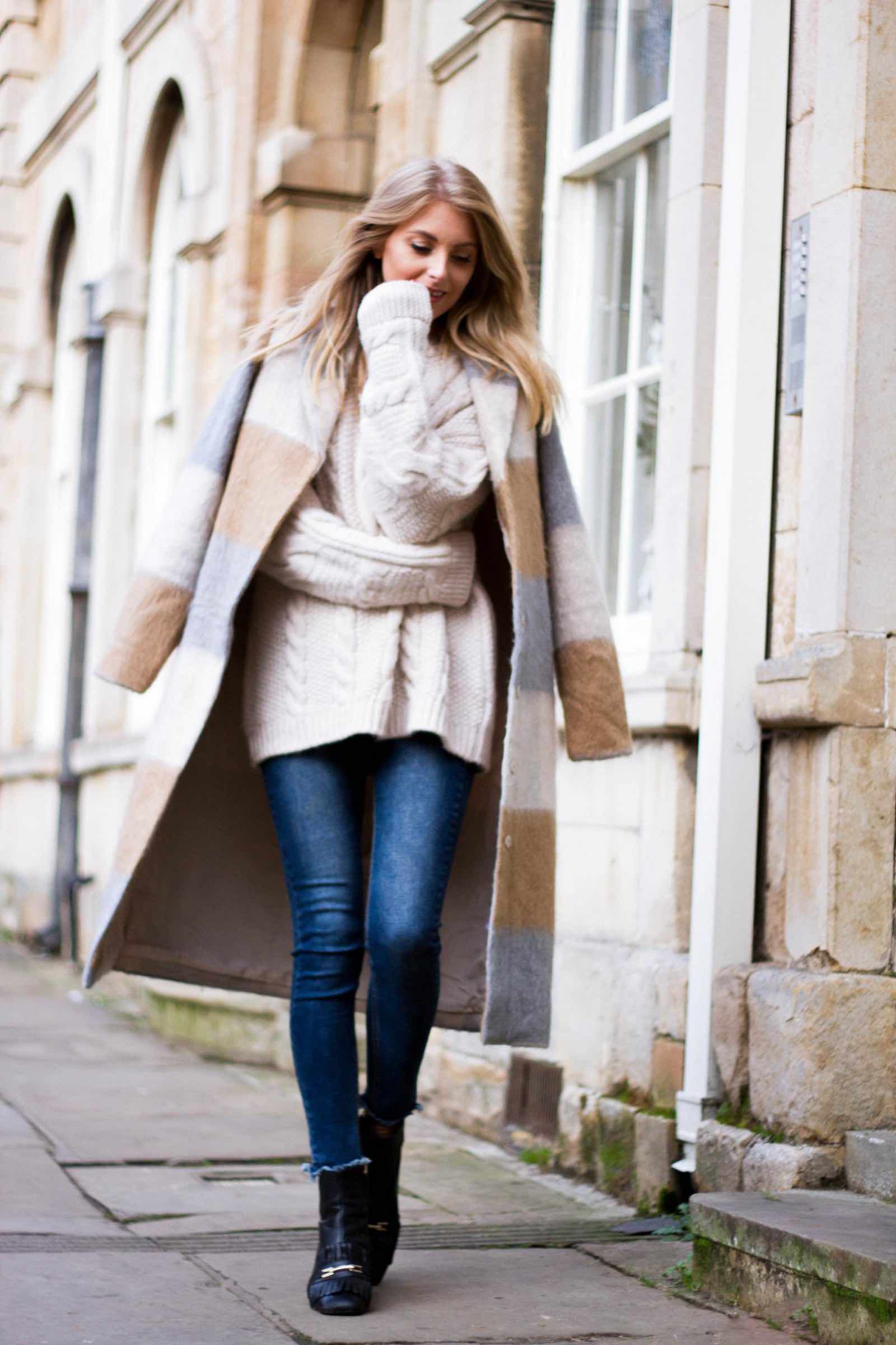 How to Pose for Outfit Photos and ALWAYS Look Good | Luulla