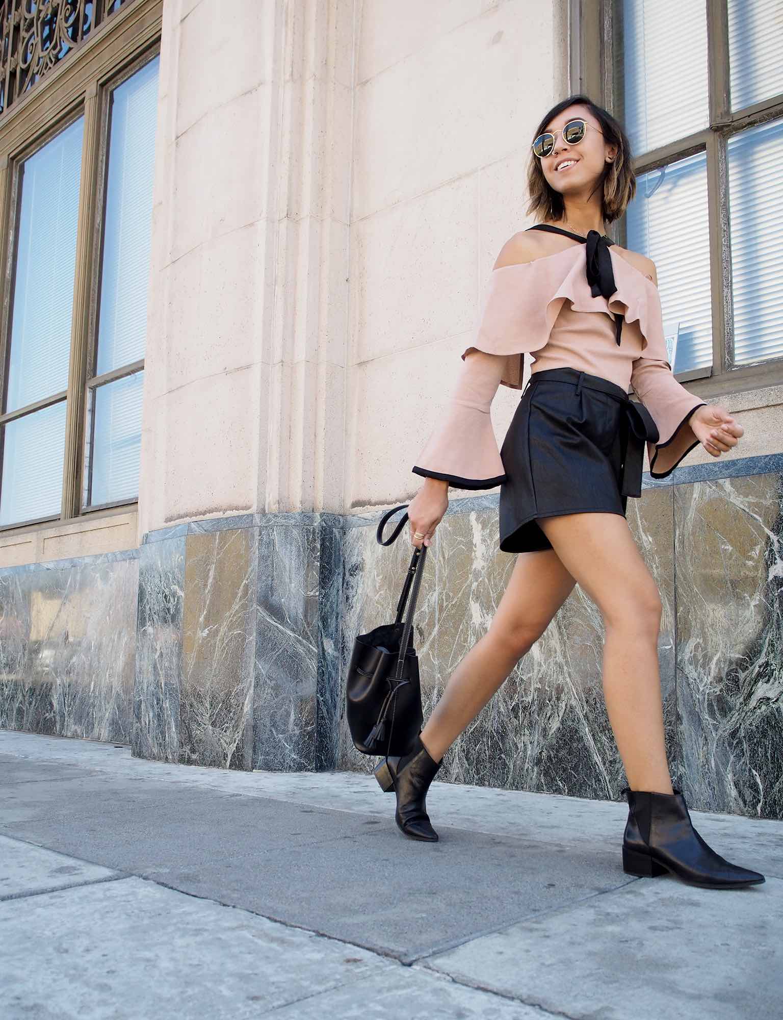 How to Pose for Outfit Photos and ALWAYS Look Good | Luulla